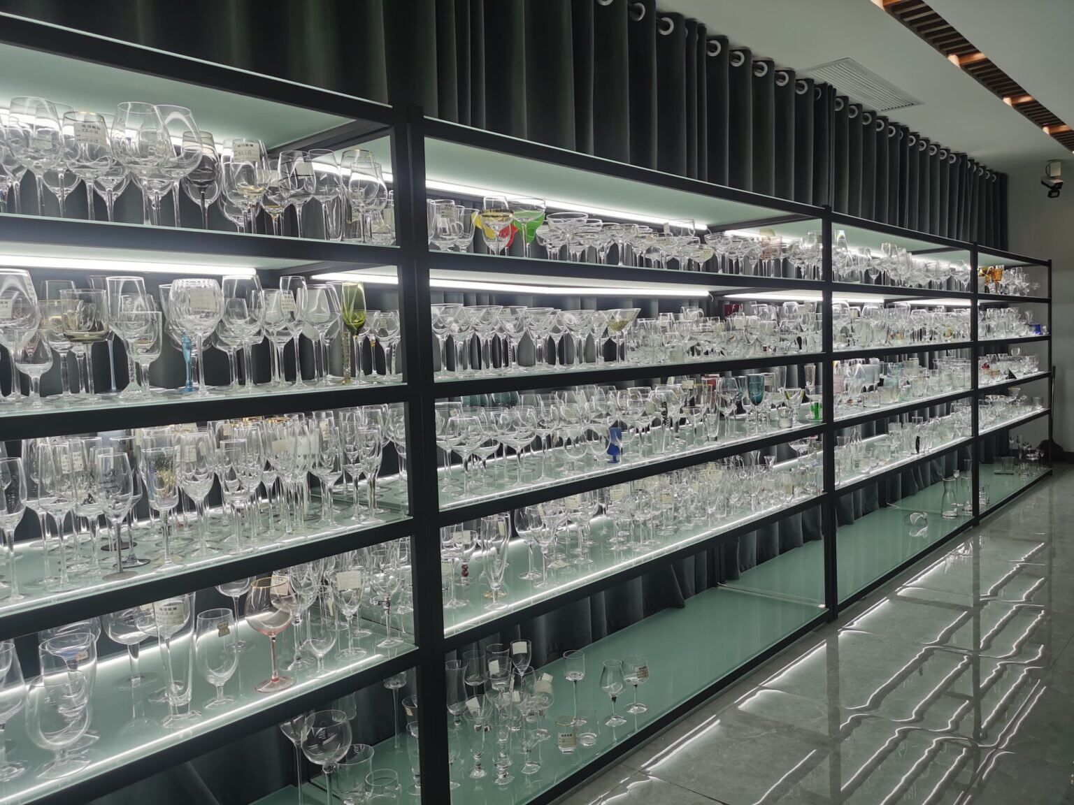 Glassware Manufacturer & Wholesaler