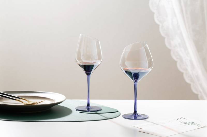 How do we distinguish between hand-blown glassware and machine-made ...